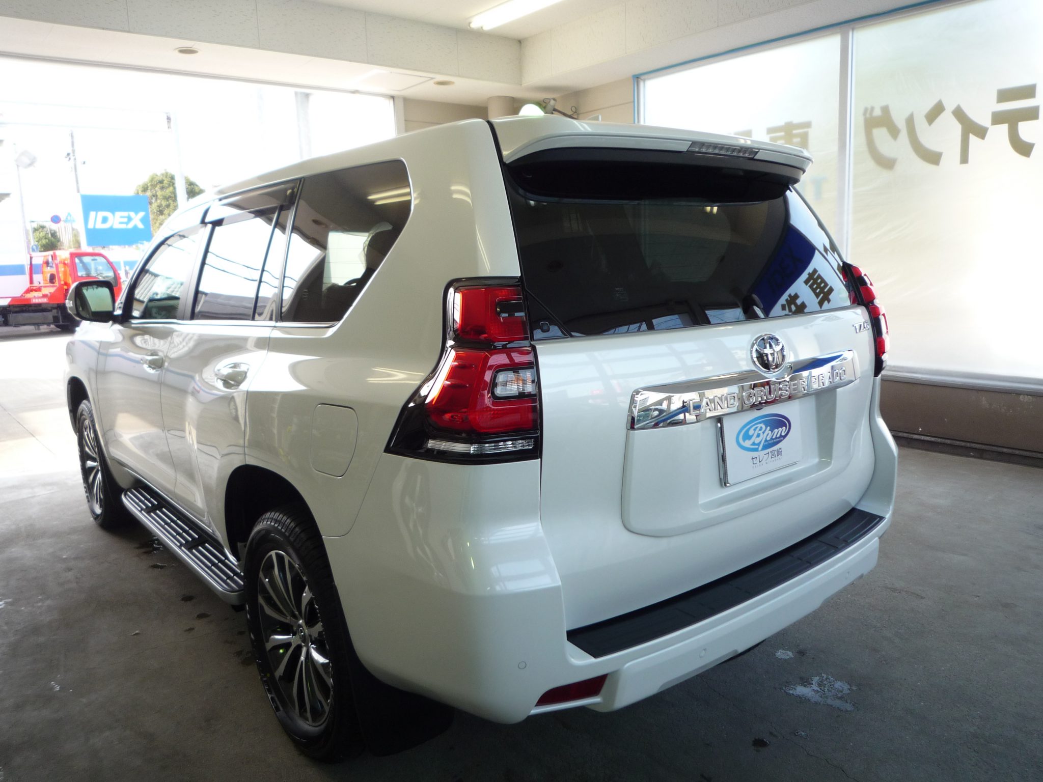 【エシュロンNANO－FIL】LANDCRUISER PRADO - ボデーショップ宮崎 車の板金＆コーティング専門店